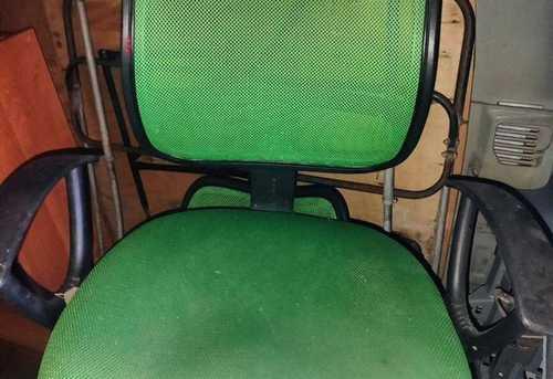Офисное / компьютерное кресло зеленое