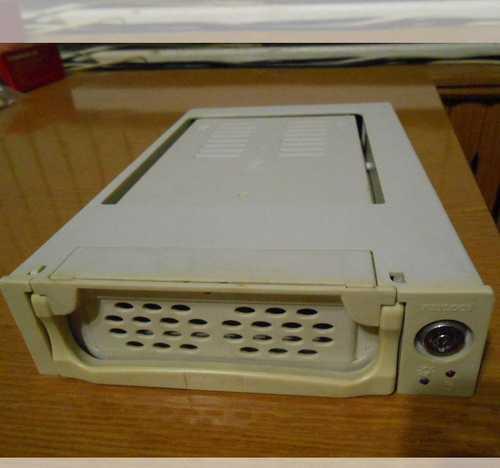 Салазки HDD 3.5 IDE Mobil rack Scsi