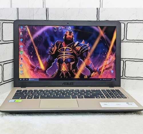 Asus / i7-7500U /GF920MX /8GB DDR4/ SSD /FullHD