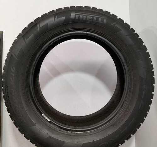 Pirelli Ice Zero 215/60 R16