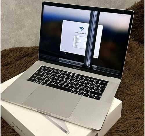 Apple MacBook Pro 2018 A1990