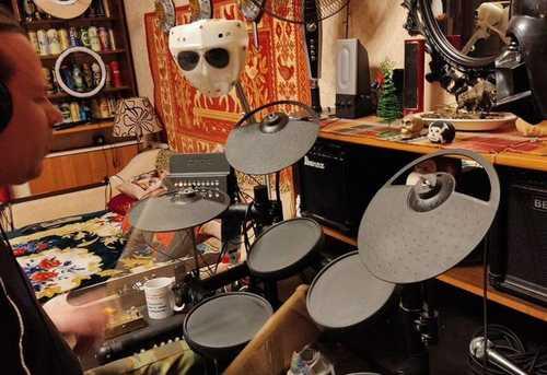 Yamaha DTX барабанная установка + стул барабанщика