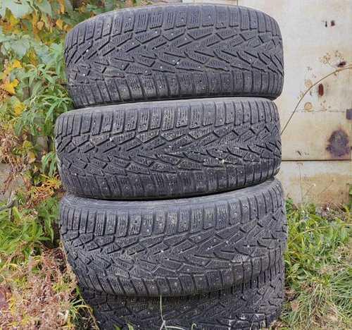 Nokian Tyres Hakkapeliitta 7 215/55 R17