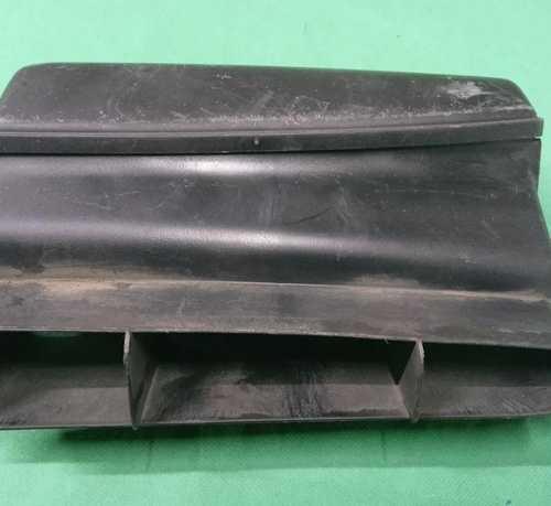 VW Jetta (NF) Vl Воздухозаборник (наружный)