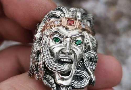 Серебряное кольцо Горгона с фианитамм