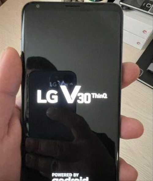 Смартфон LG V30