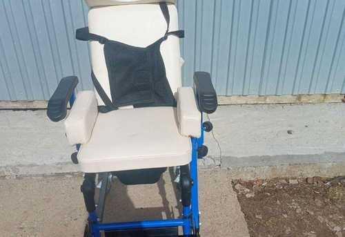 Кресло стул с санитарным оснащением