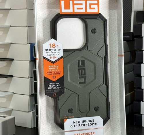 iPhone 15 Pro. UAG Pathfinder Olive Drab