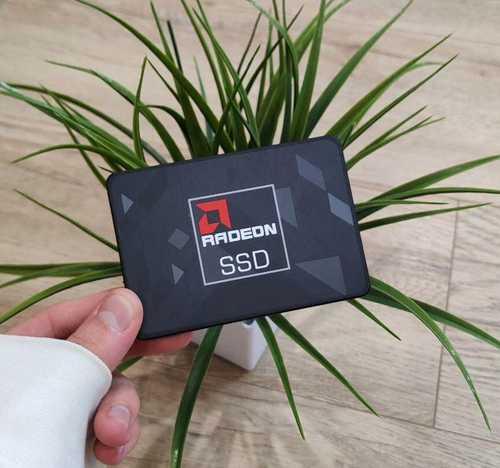 Ssd SATA 2.5 1tb AMD Radeon Накопитель Почти Новый