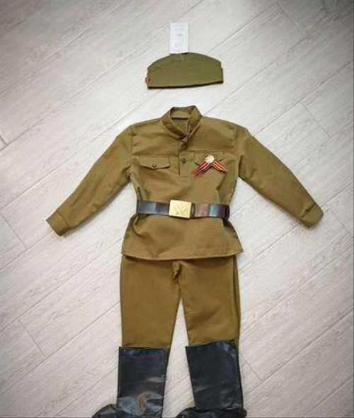 Солдат рядовой - военный костюм на день Победы