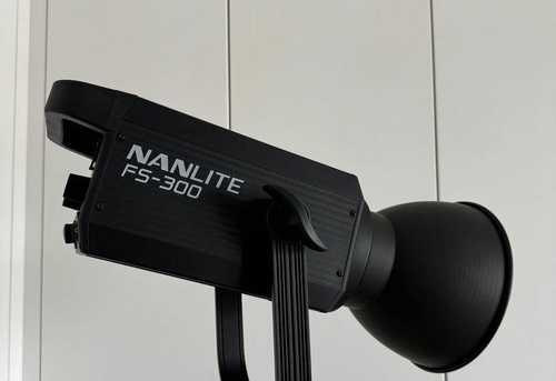 Осветитель Nanlite FS 300