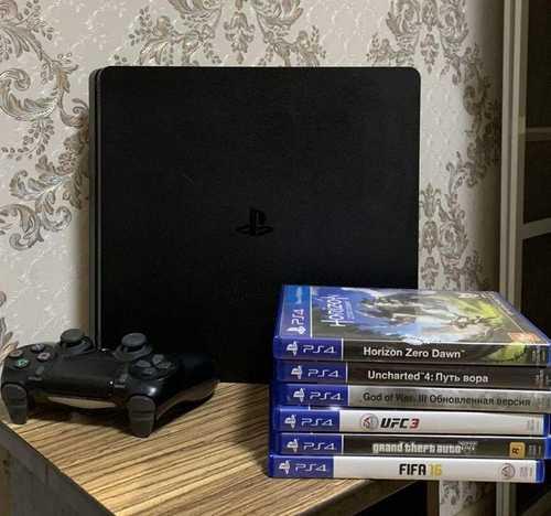 PlayStation 4 Slim