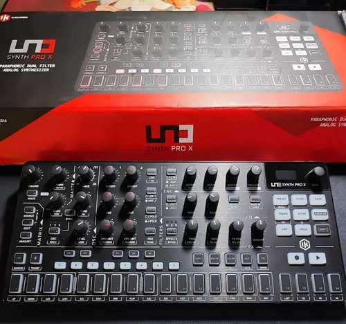 IK Multimedia UNO Synth Pro X