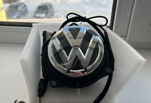 Камера заднего вида volkswagen в значок