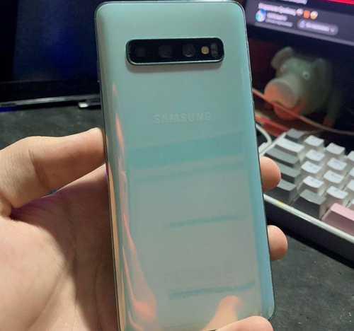 Samsung Galaxy S10, 8/128 ГБ