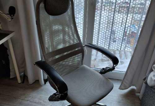Удобное компьютерное кресло
