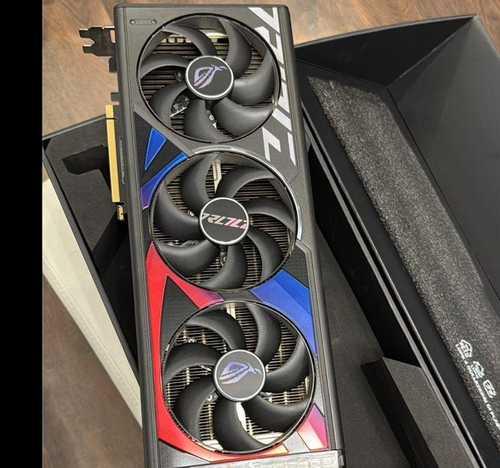 Видеокарта asus rog strix 4090 OC