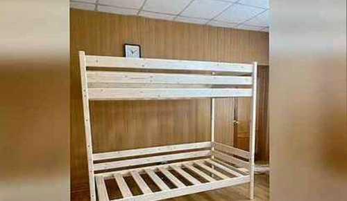 Кровать двухярусная деревянная