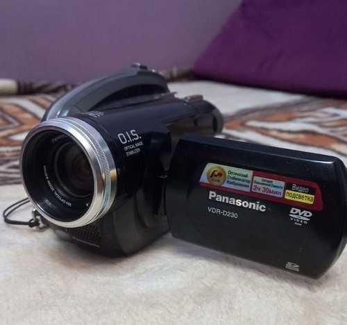 Видеокамера Panasonic VDR-D230 новая+зарядка,сумка