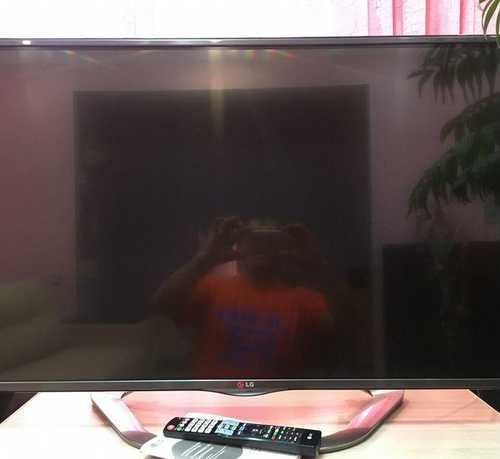 LG 42" 106см FullHD SmartTV WiFi T2