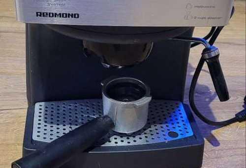 Кофеварка рожковая redmond RCM-1503