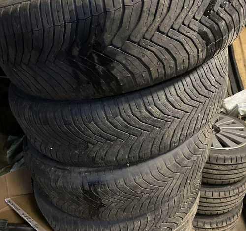 Michelin Agilis 215/65 R16