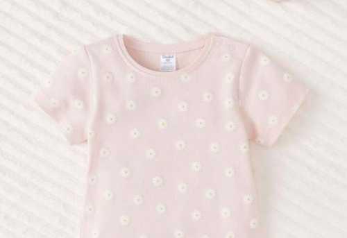 Новая футболка крокид мелкие ромашки на розовом