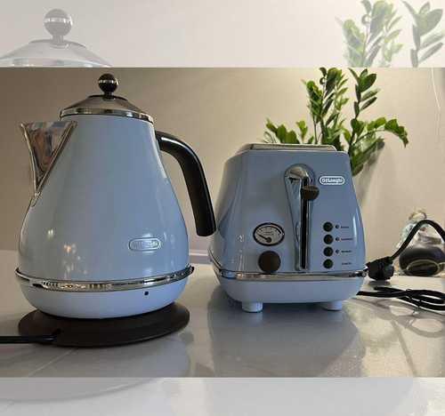 Чайник и тостер DeLonghi Vintage