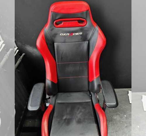 Игровое компьютерное кресло dxracer