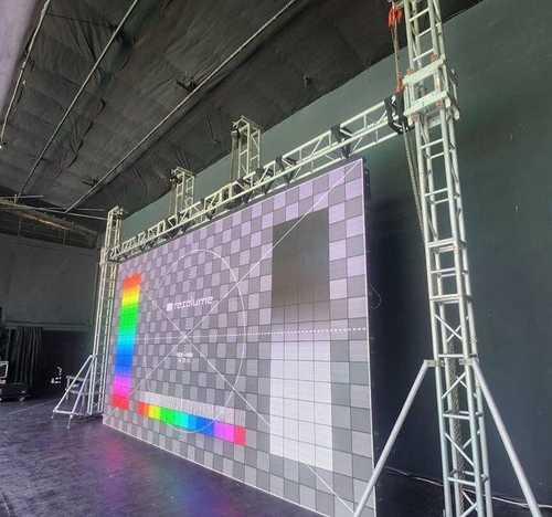 Светодиодный экран Linsn, шаг 3.9, в подарок кейс