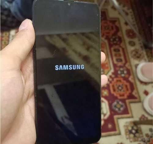 Samsung Galaxy A20, 3/32 ГБ