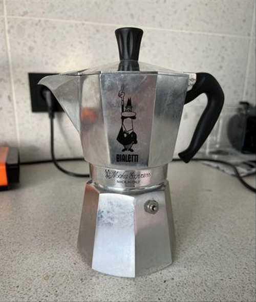 Гейзерная кофеварка Bialetti Moka Express