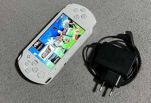 PSP E1008 8Gb + Игры (Белая)