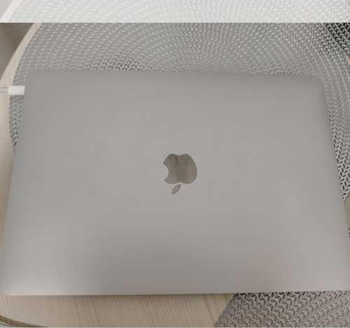 MacBook Air 13 (2020, M1), 256 ГБ, M1 (8-core), RAM 8 ГБ, GPU 8-core