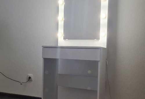 Туалетный столик с зеркалом и подсветкой, б/у