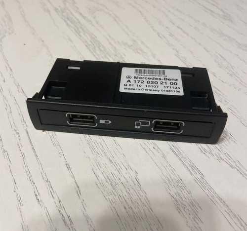 Usb разъем Mercedes-Benz A1728202100
