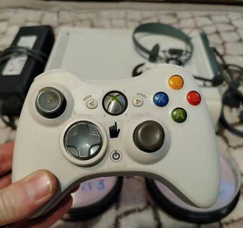 Игровая приставка Xbox360