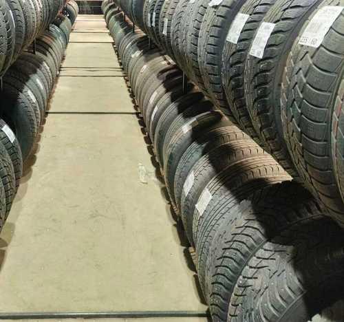 Nokian Tyres Hakkapeliitta R2 SUV 235/60 R18 107R