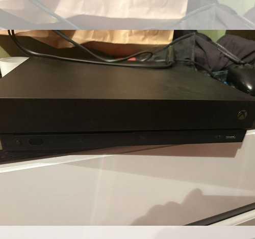 Microsoft Xbox One X, 1024 ГБ, 2 геймпада