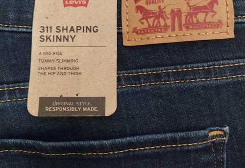 Продам джинсы женские Levi's