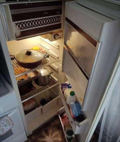 Полностью рабочий холодильник
