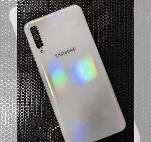 Samsung Galaxy A50, 4/64 ГБ