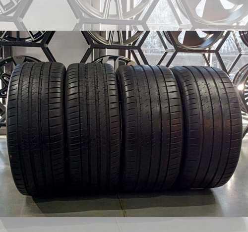 Michelin Pilot Sport 4 S 325/35 R23 и 285/40 R23 115Y