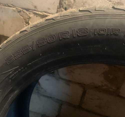 Nokian Tyres Hakkapeliitta R2 235/50 R18