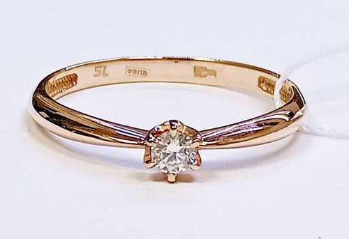 Золотьое кольцо с бриллиантом 18,5 размер