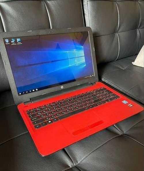 Ноутбук HP 15-ay550ur, красный