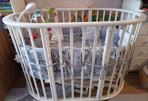 Детская кровать от 3 лет с бортиками и мобилем