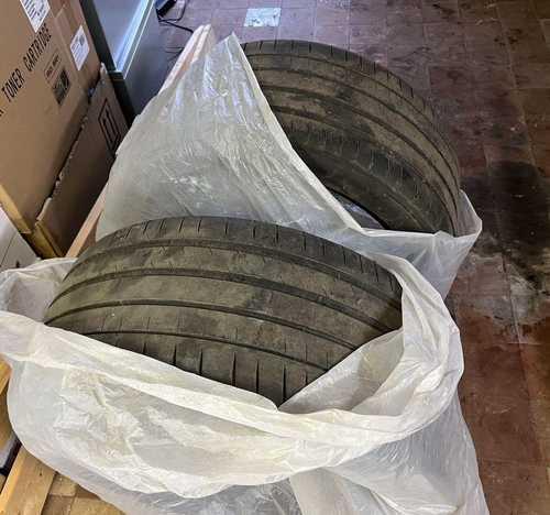 Michelin Pilot Sport 4 S 295/35 R21