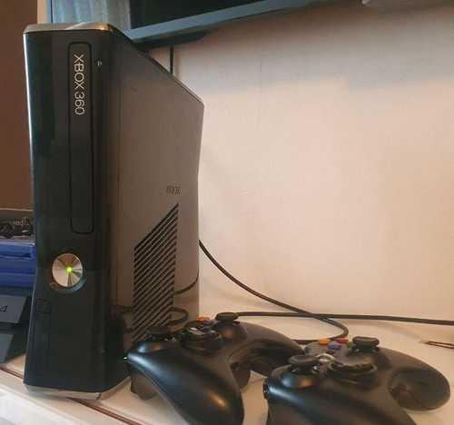 Xbox 360 slim Freeboot прошитый