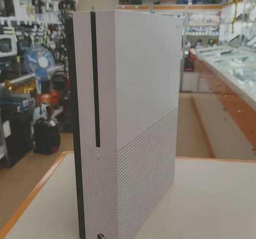 Игровая приставка Xbox One S 500GB